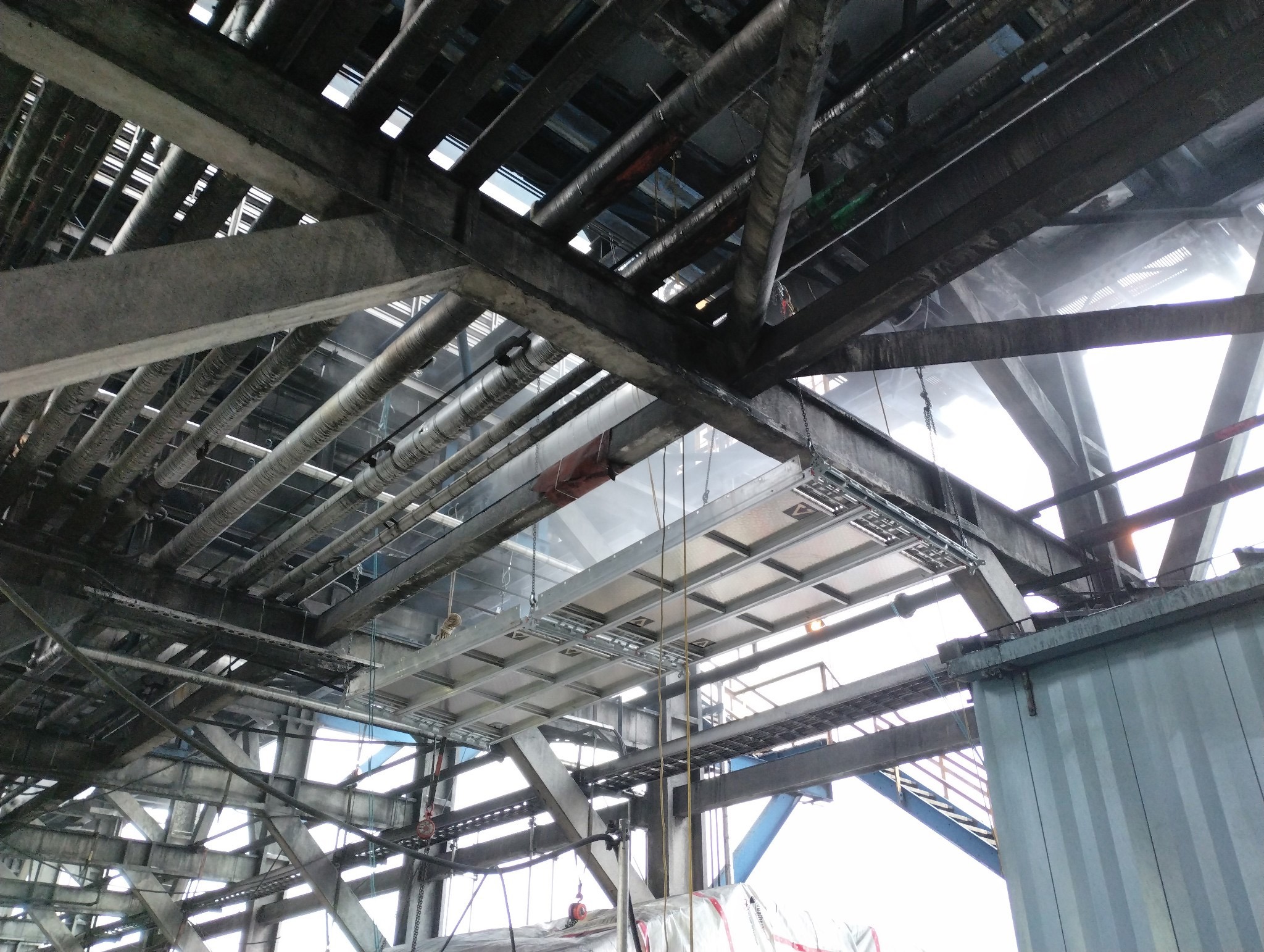 V-Deck Suspended Work Platform Access | MISTRAS Group